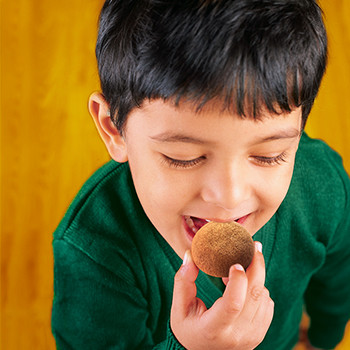 Buy Britannia Treat Burst Choco Creme Fills Cookies Online at Best ...