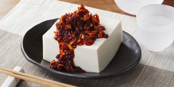 Buy S&B Japanese Style Chilli Paste - Spicy & Tangy Flavour, For ...