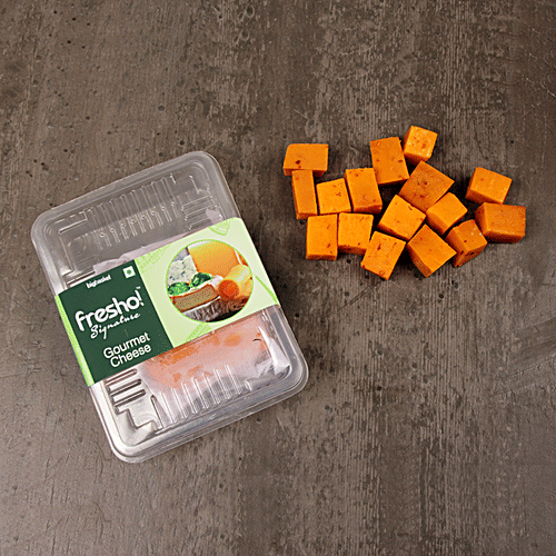 Buy Fresho Signature Cheese Cheddar With Chillies Cubes 100 Gm Online ...