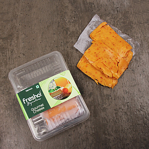 Buy Fresho Signature Cheddar Cheese - Slice, with Chillies Online at ...