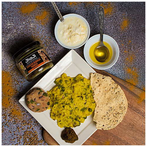 Buy JhaJi Dry Stuffed/Sookha Bharua Mango Pickle Online at Best Price ...