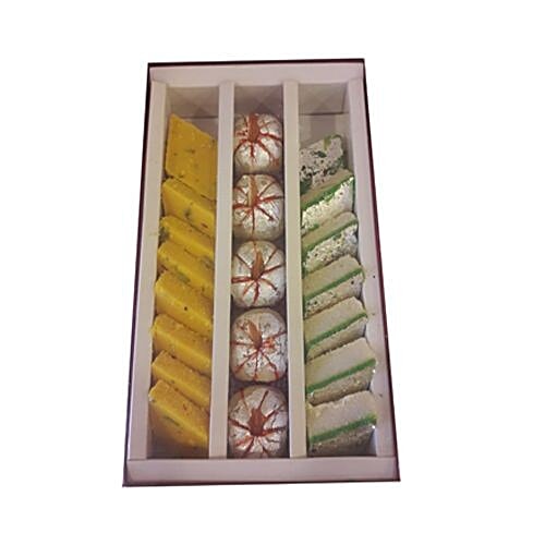 Buy Agra Sweets Banjara Assorted Sweets - Classic Executive Pack Online ...