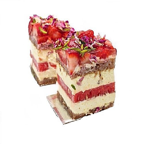 Buy fnp Cakes n More Pastry - Strawberry Online at Best Price of Rs ...