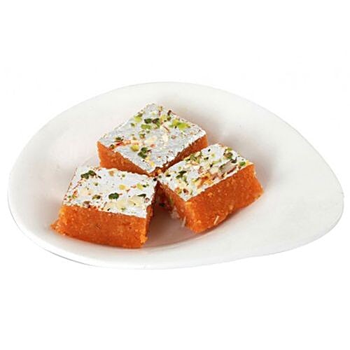 Buy Aggarwal Bikaneri Sweets Sweets - Moong Dal Burfi / Barfi Online at ...