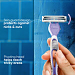 Buy Gillette Venus Bikini Sensitive Hair Removal Razor Online at Best ...