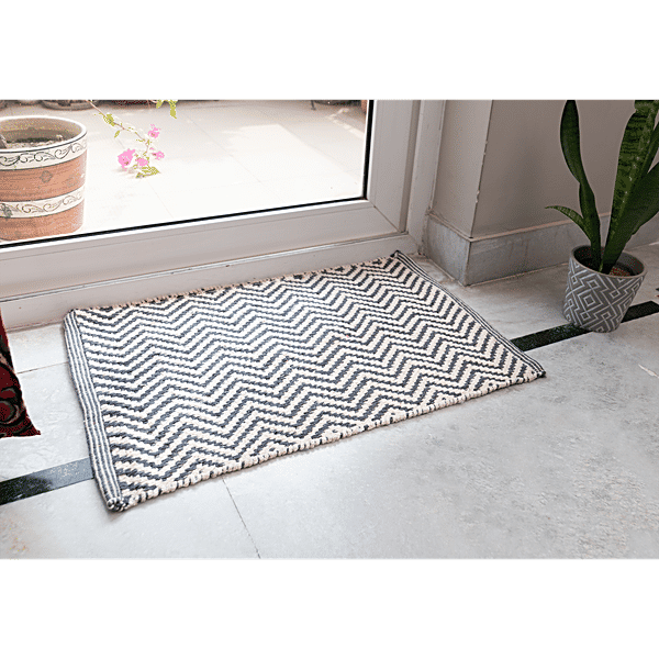 Buy Veriza Balcony/Door Mat - Durable, Easy To Wash Online at Best ...